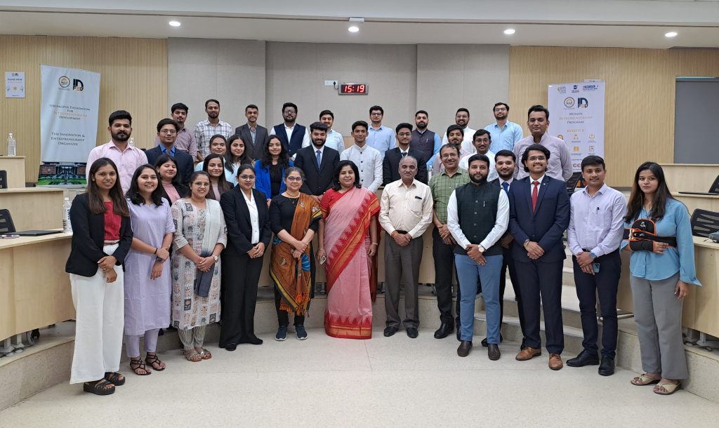 Nagpur Div Commissioner Urges Goal Post Shift for Excellence at the ...